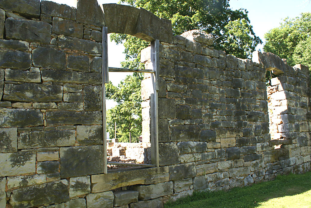 The story behind the abandoned ruins of Bell’s Tavern – KellyKazek.com