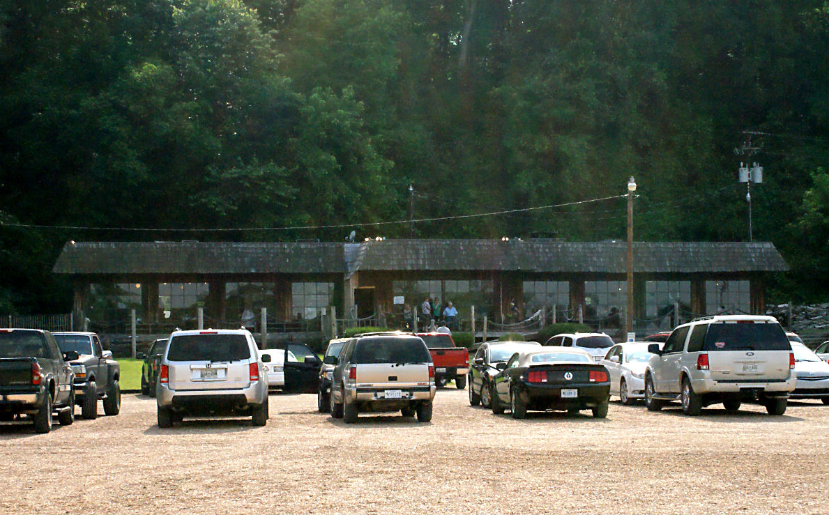 Hagy’s Catfish Hotel in Shiloh lives up to its reputation – KellyKazek.com