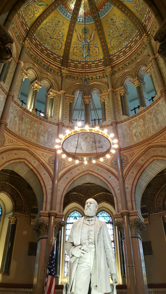 Bet you didn’t know about this haunted American castle – KellyKazek.com