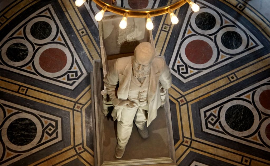 Bet you didn’t know about this haunted American castle – KellyKazek.com