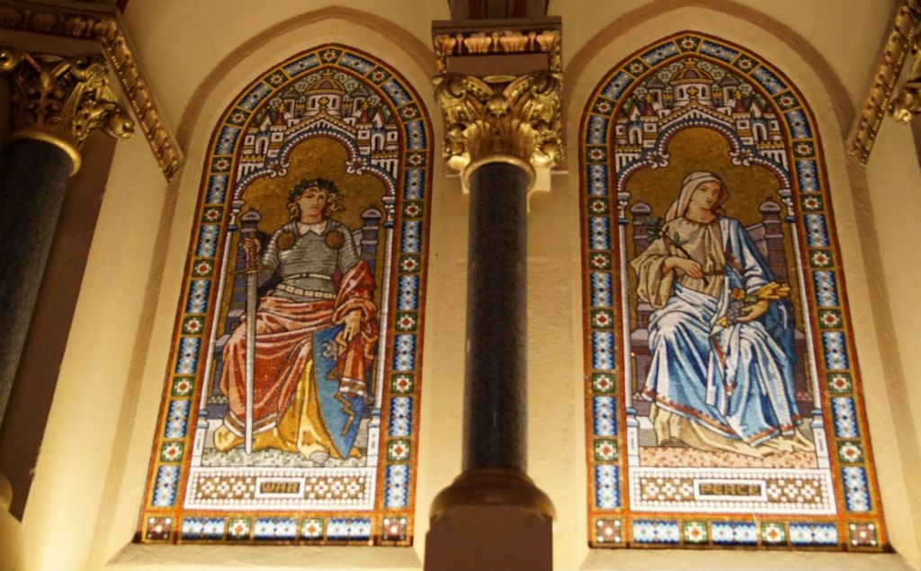 Bet you didn’t know about this haunted American castle – KellyKazek.com