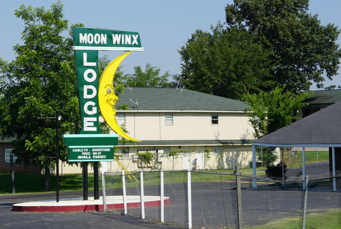 Finally! We visited Moon Winx, the holy grail of neon – KellyKazek.com