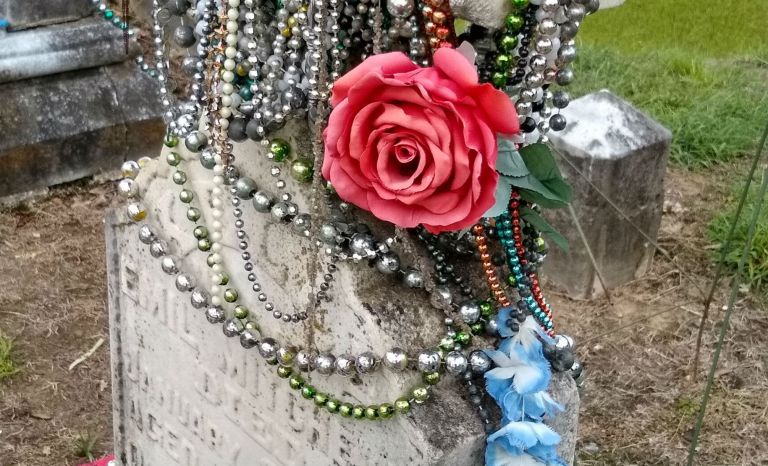 Graves of the gypsy queen and king: Road trip recap – KellyKazek.com