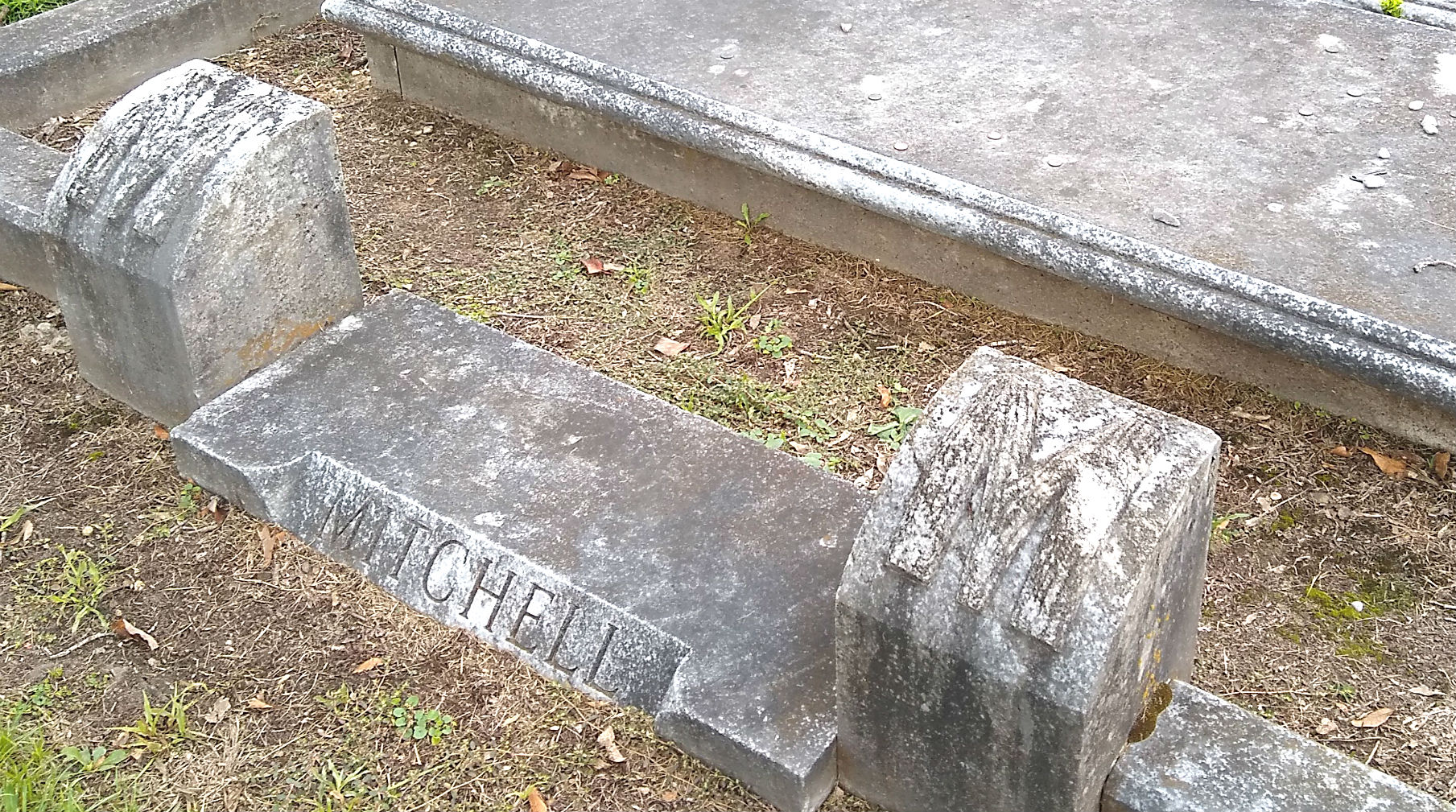Graves of the gypsy queen and king: Road trip recap – KellyKazek.com