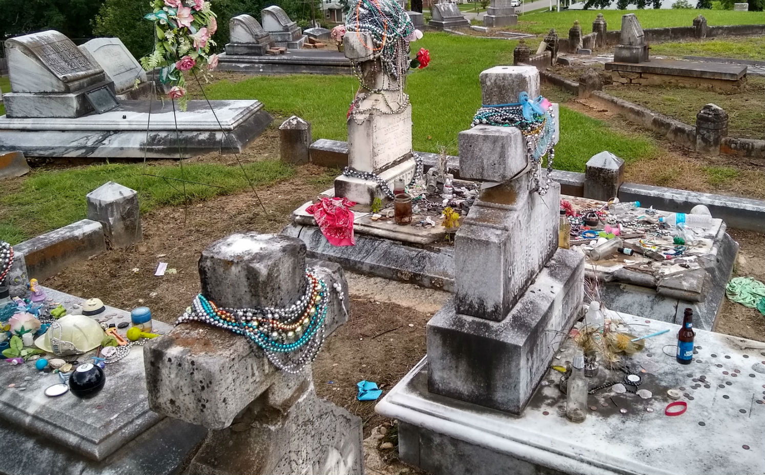 Graves of the gypsy queen and king: Road trip recap – KellyKazek.com