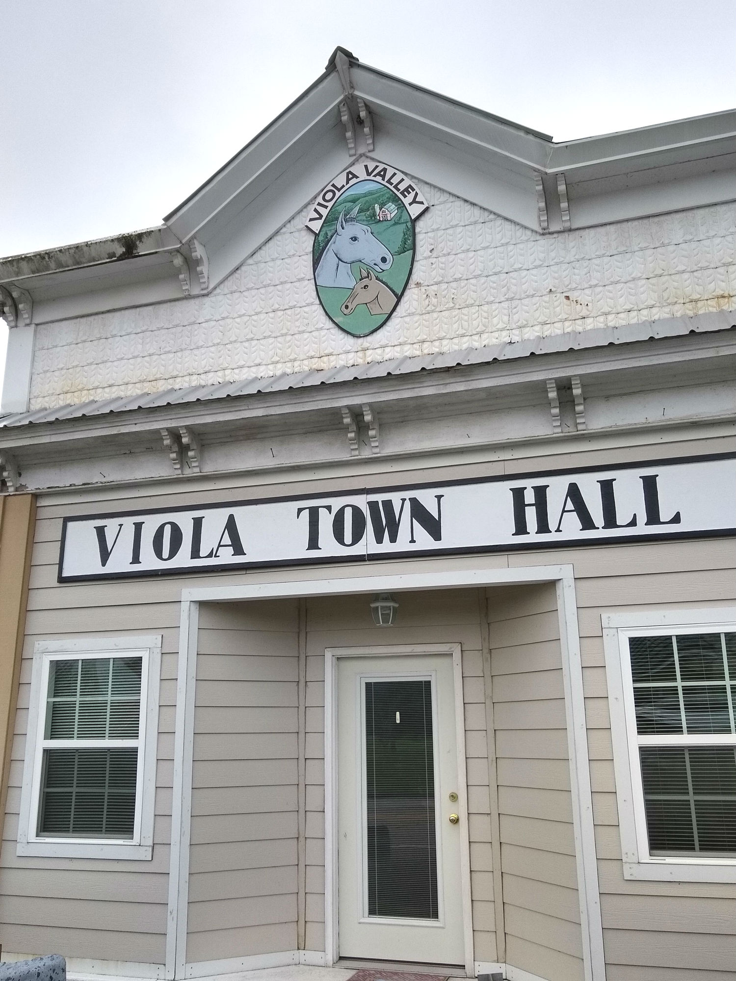 A visit to the tiny town of Viola, Tenn. – KellyKazek.com