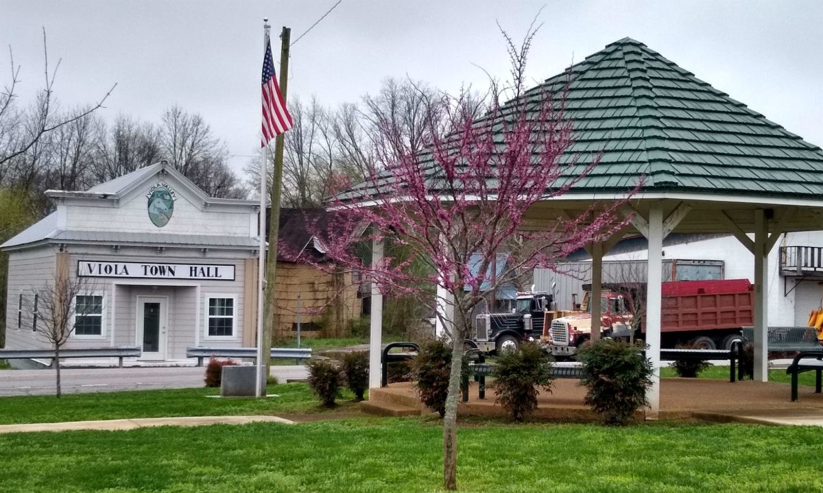 A visit to the tiny town of Viola, Tenn. – KellyKazek.com