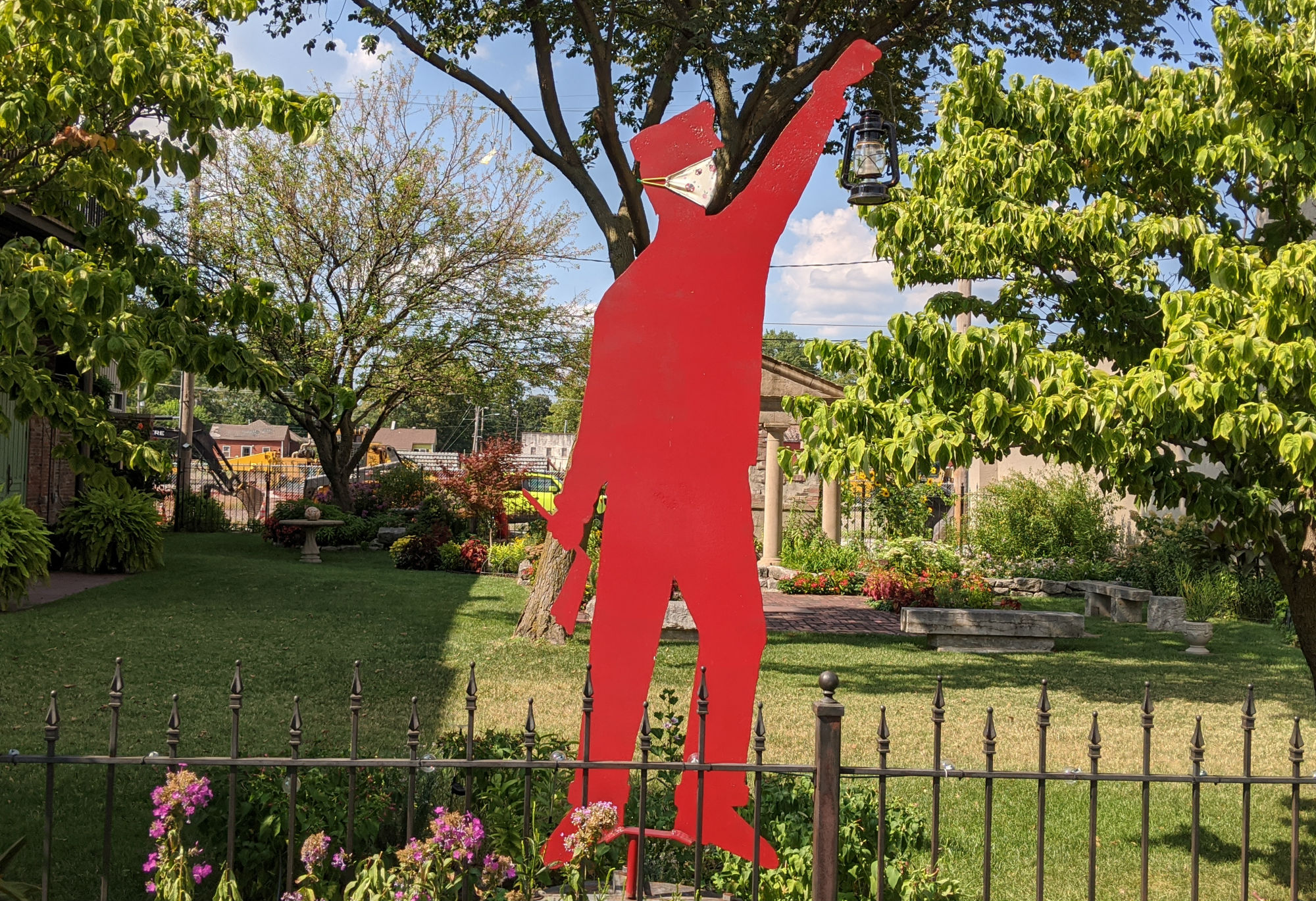 Our trip to the World’s Largest Fork – KellyKazek.com