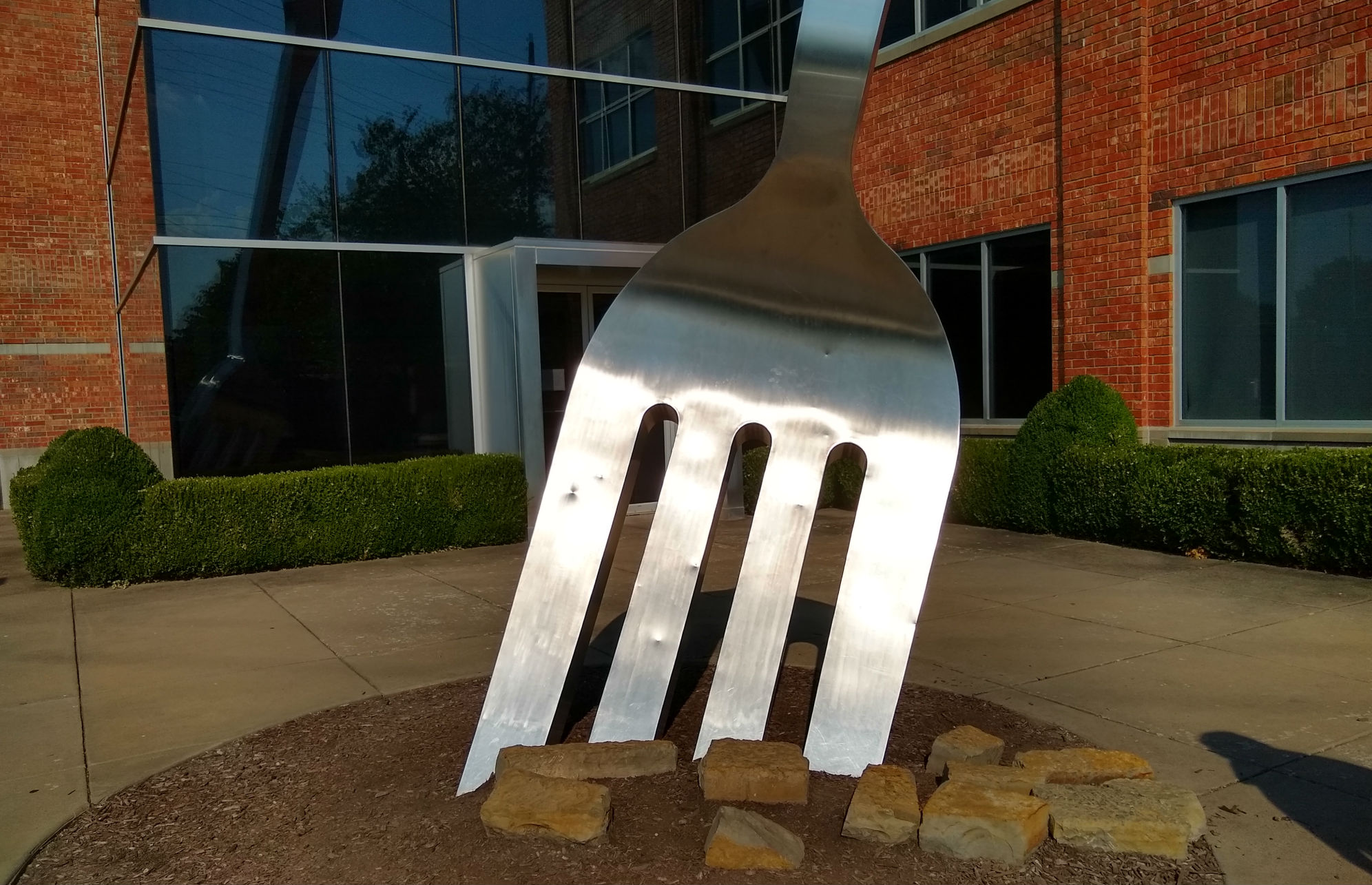 Our trip to the World’s Largest Fork – KellyKazek.com