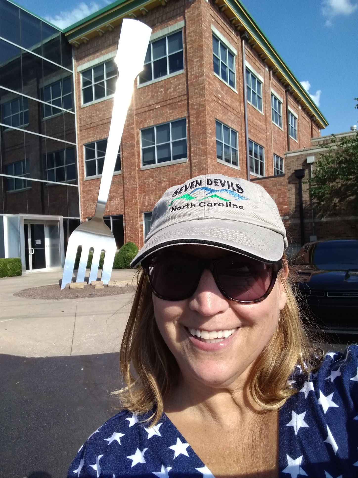Our trip to the World’s Largest Fork – KellyKazek.com