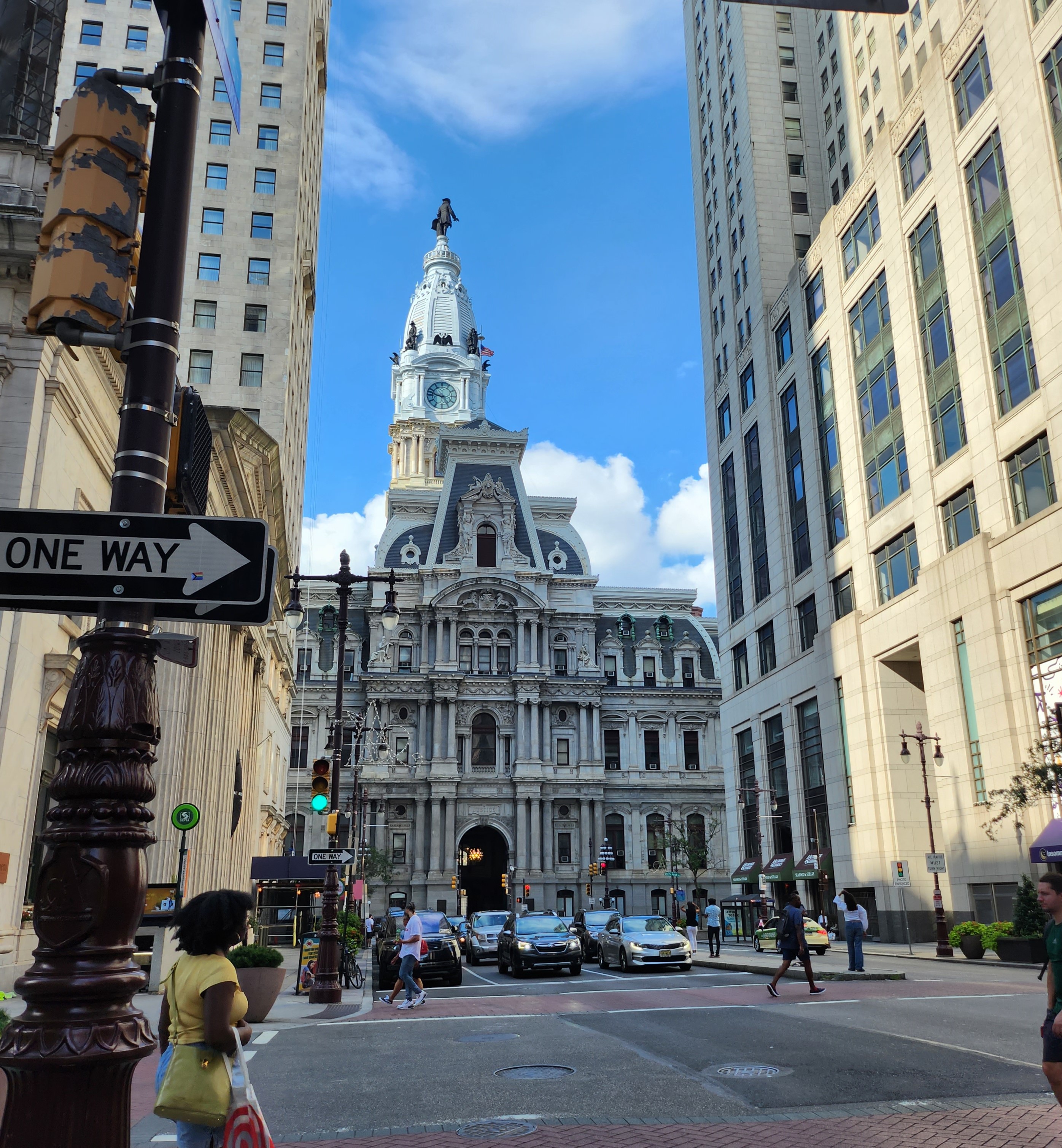 This stunning, world’s largest building in Philly will make your jaw ...