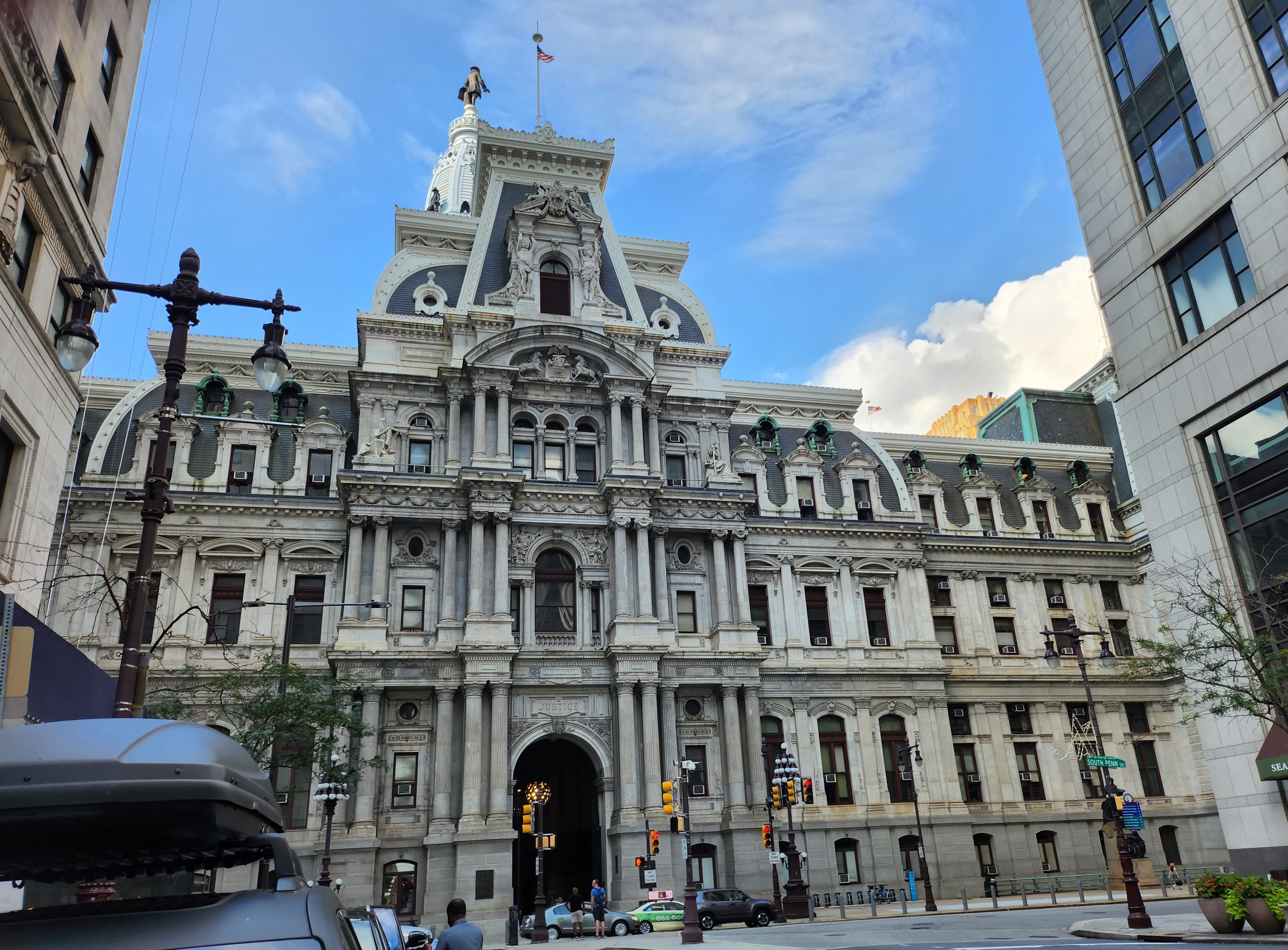 This stunning, world’s largest building in Philly will make your jaw ...