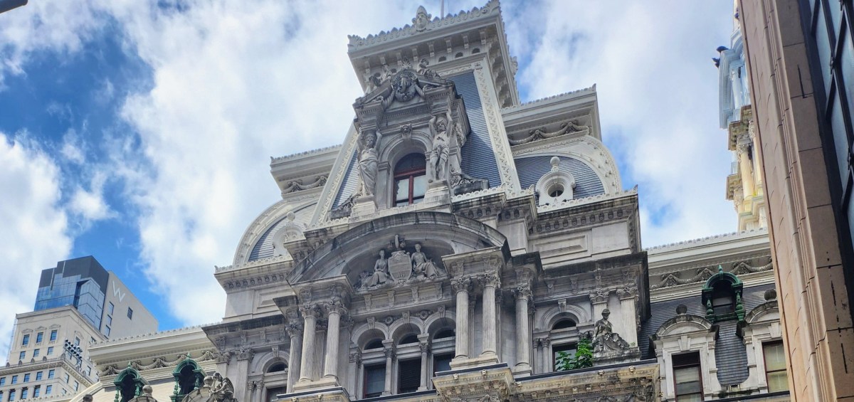 This stunning, world’s largest building in Philly will make your jaw ...