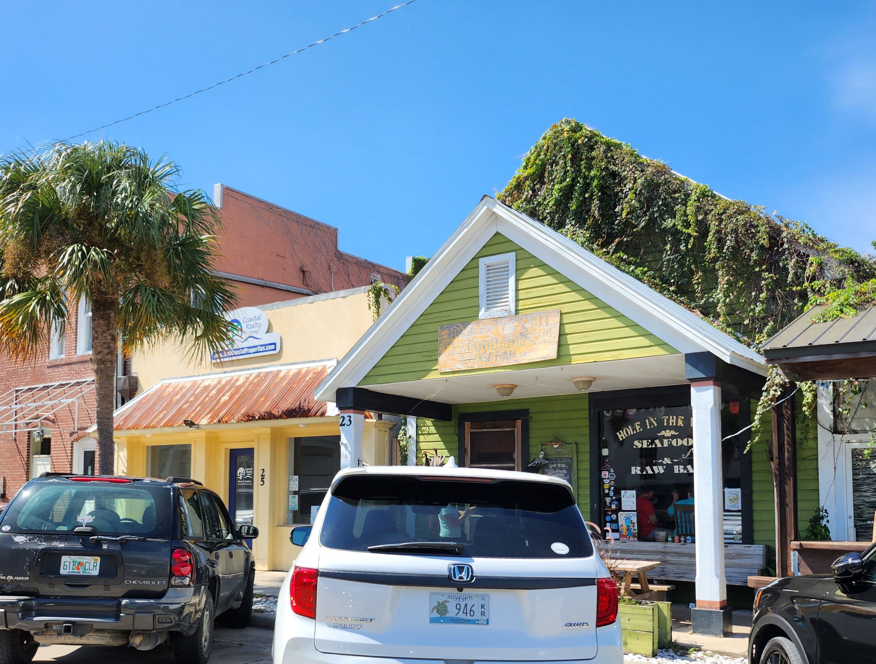 A day in the quaint river town of Apalachicola, Florida – KellyKazek.com